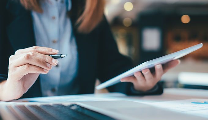 How we accept electronic signatures | Canada Life UK